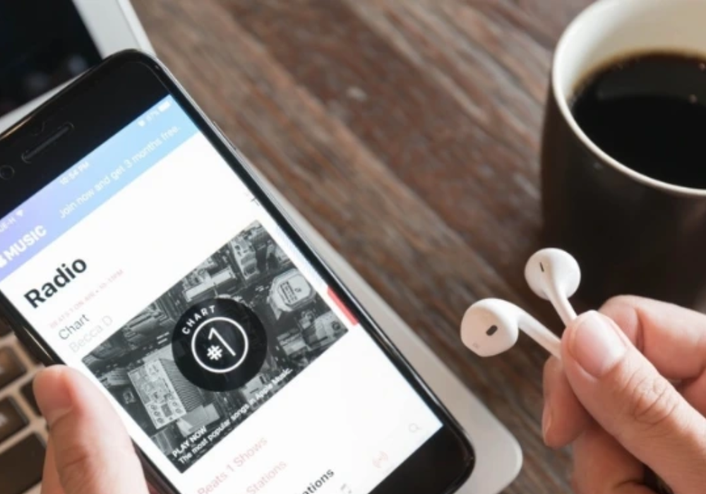 Aprende a escuchar la radio en tu celular - Fala Muito